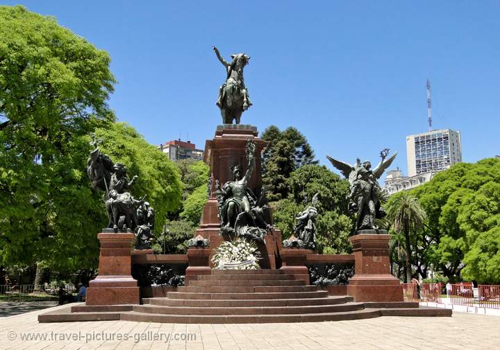 Pictures of Argentina - Buenos-Aires-0025 - Baroque statues in a park