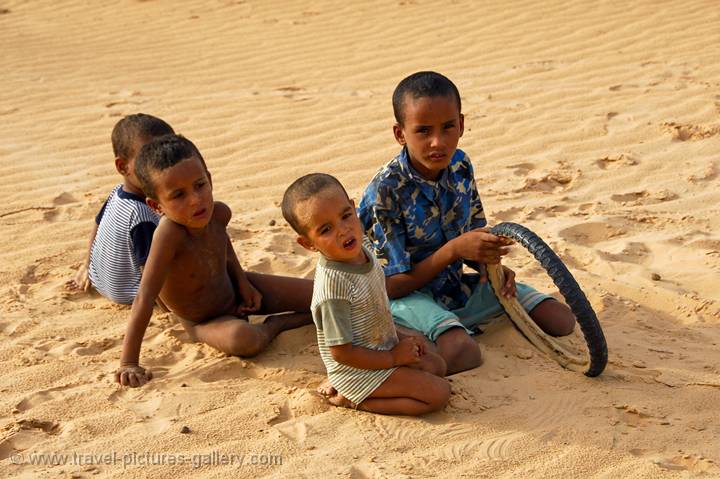 Pictures of Mali - Timbuktu-0006 - Tuareg kids playing